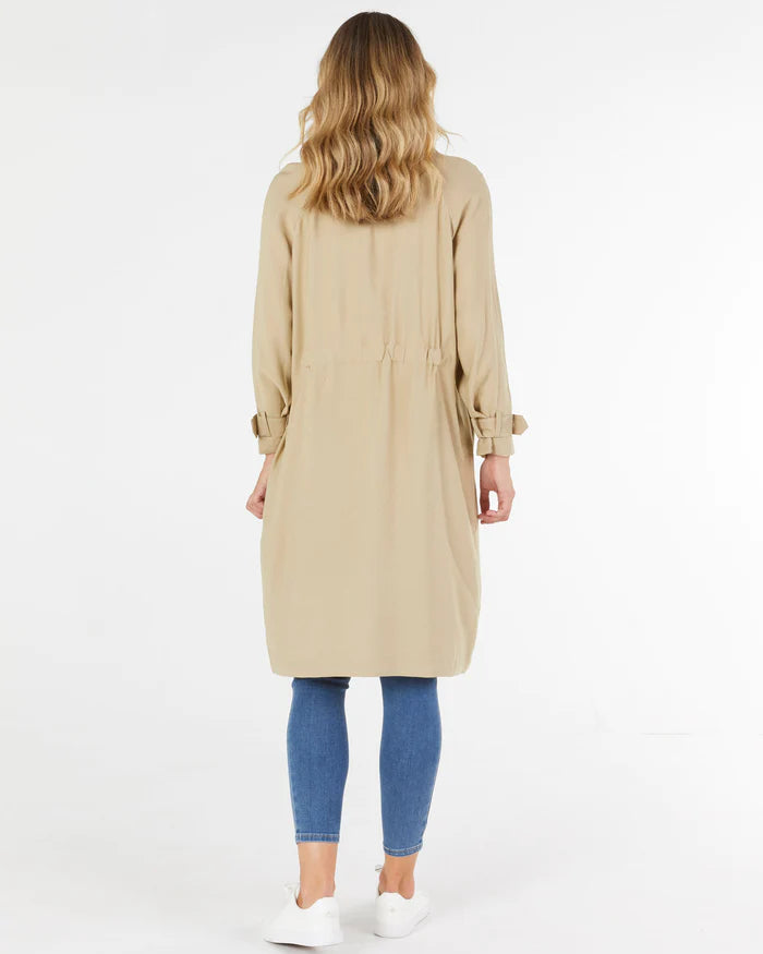Betty Basic Elle Trench Coat Biscuit – Bayside Shoe Warehouse